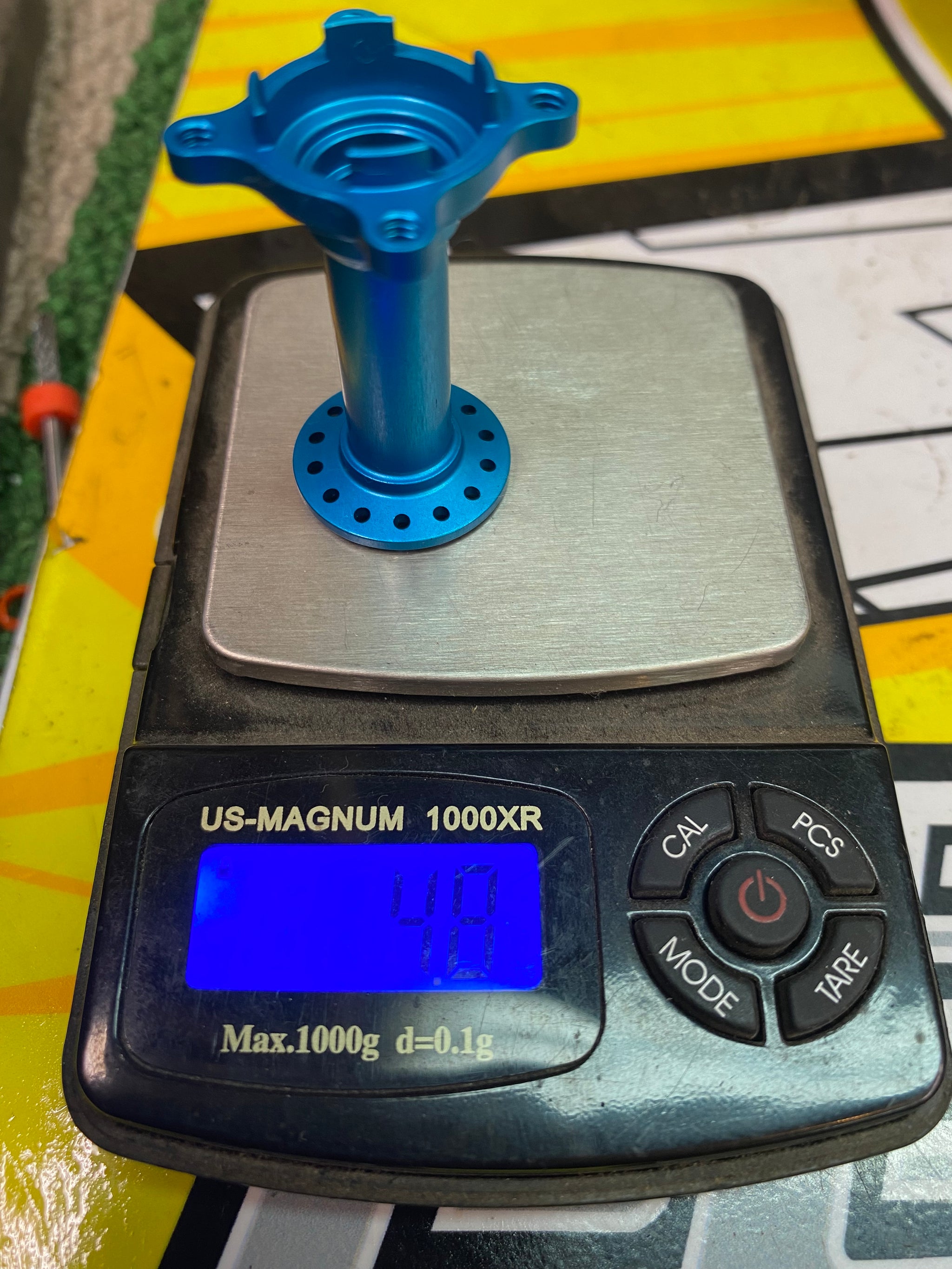 Ultra-Lightweight Right Side Hub - Aluminum - 1/10 – Pemberton Raceworks